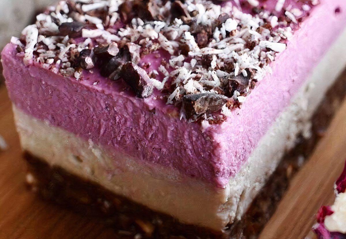 Triple Layer Cashew Berry Slice – Blended Bites